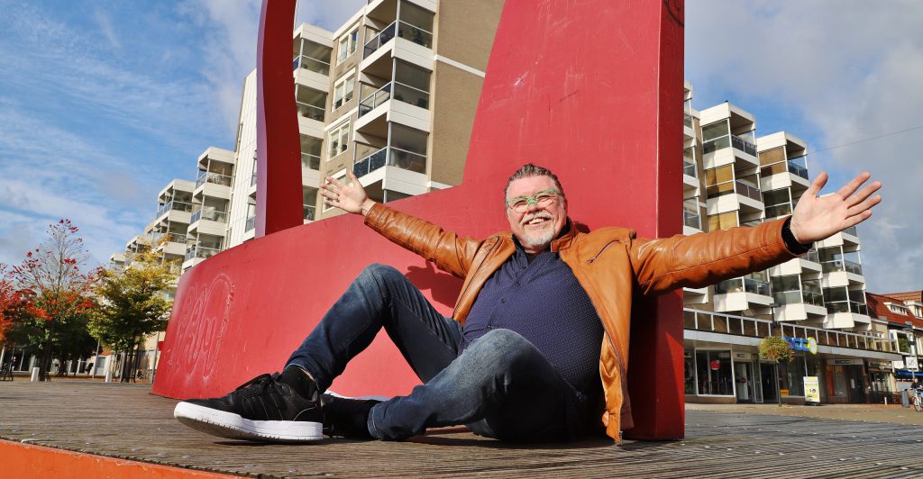 Wie wil er op reis met René Karst? - Weekblad Party