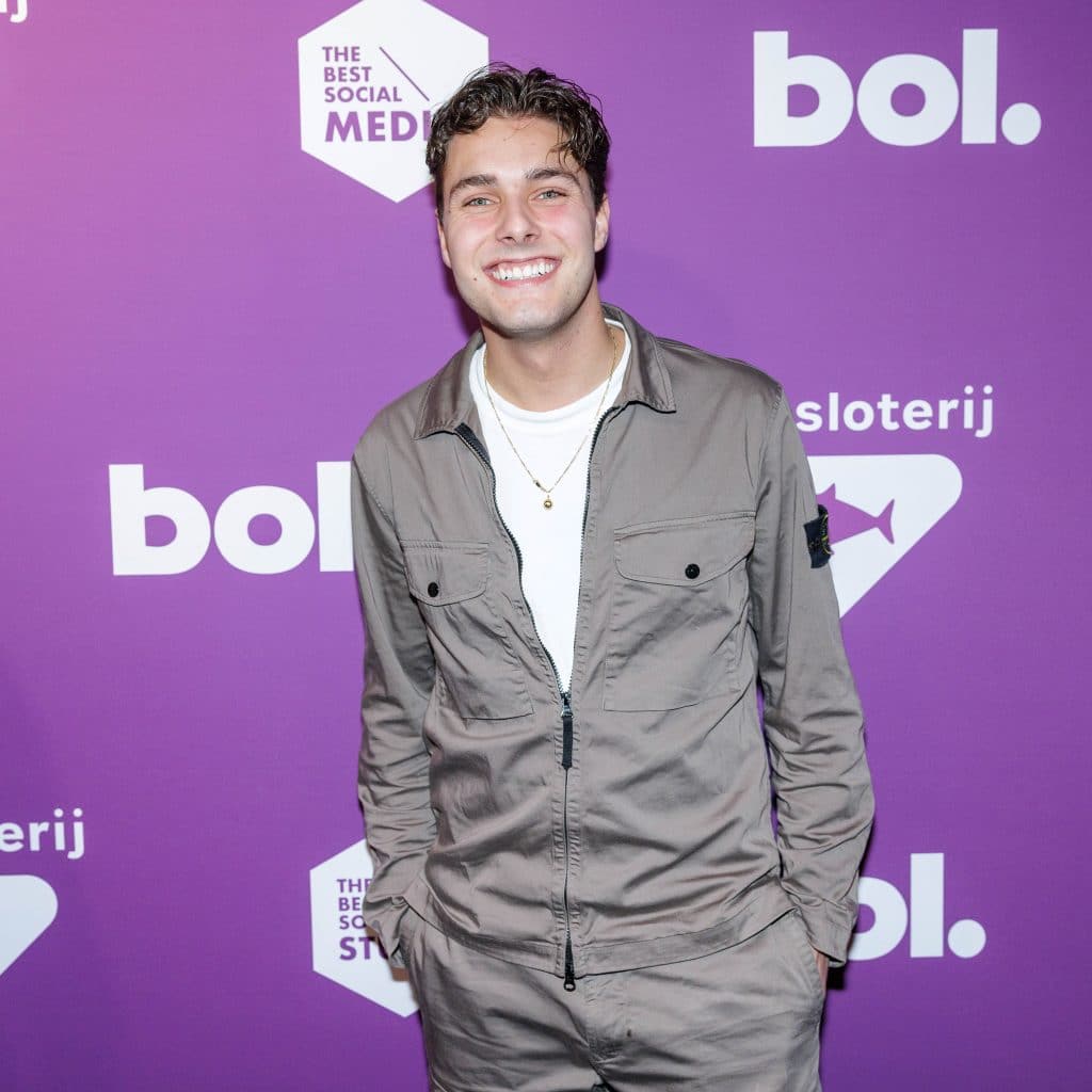 Frans Bauer jr. stapelverliefd op zangeres Emma Kok - Weekblad Party