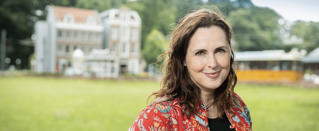 'Opsporing Verzocht'-presentatrice Anniko van Santen viert 54e ...