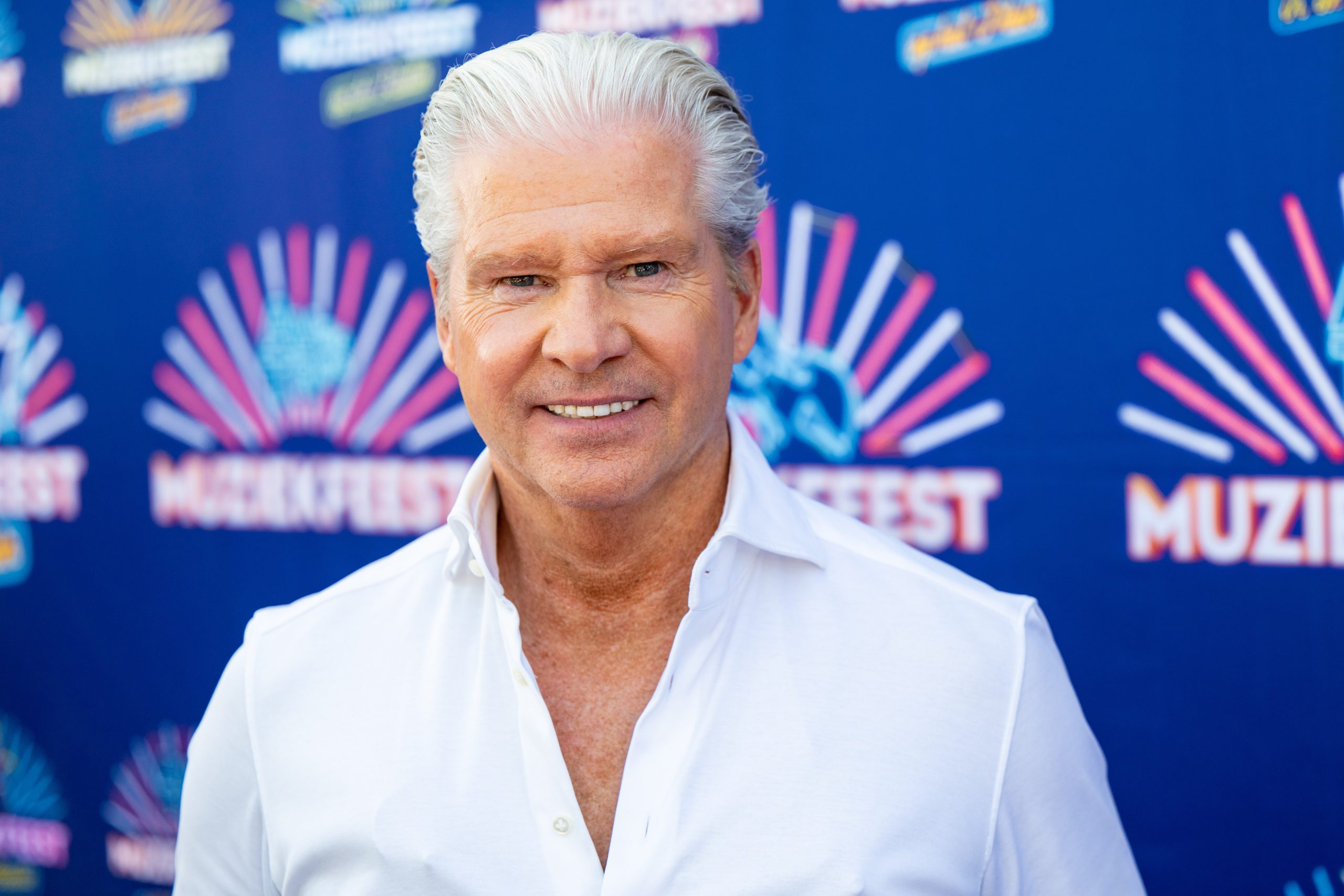 Dries Roelvink plaatst ode aan overleden Sandra de Beer - Weekblad Party