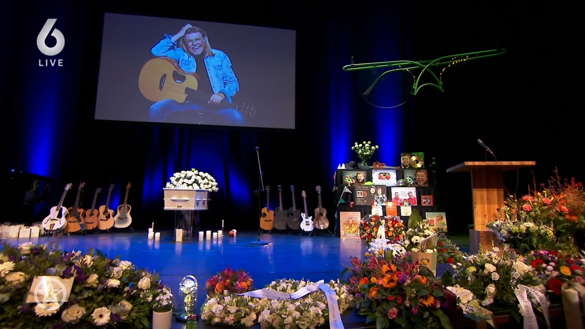 Collega's rouwen om René Karst - Weekblad Party