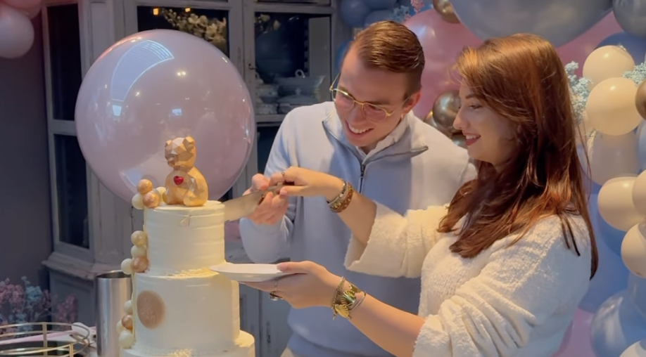 Jan Bauer en Danique onthullen het geslacht van hun baby.