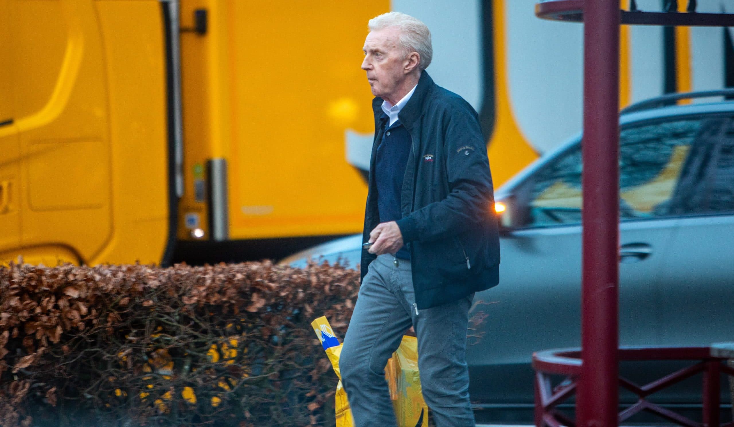 André van Duin neemt zijn werk mee naar huis - Weekblad Party
